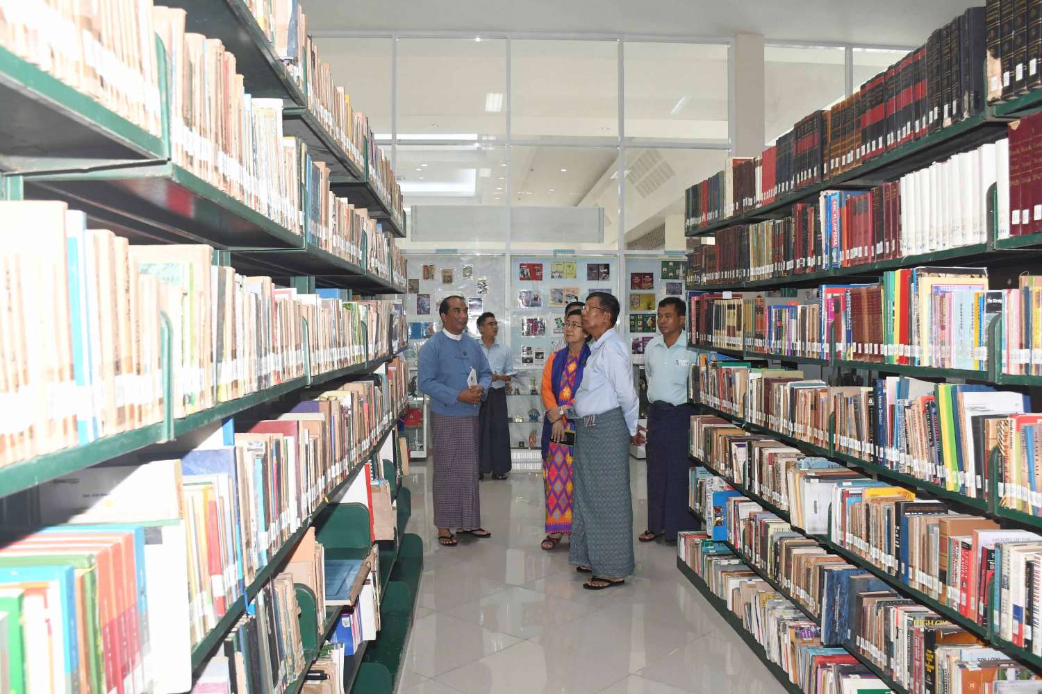 ပြည်ထောင်စုဝန်ကြီး ဦးတင်ဦးလွင် အမျိုးသားစာကြည့်တိုက် နေပြည်တော် ကြည့်ရ